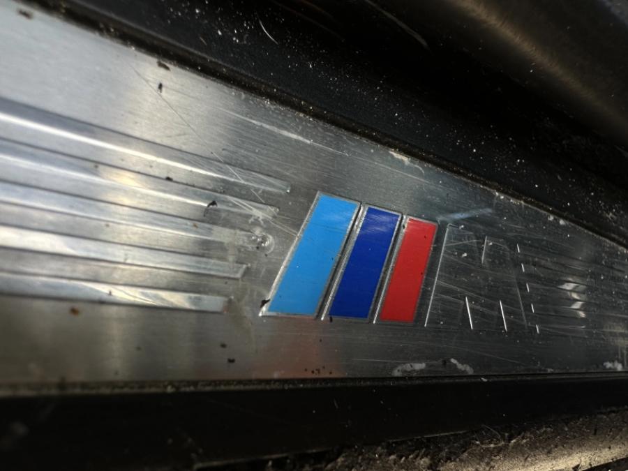 Black BMW 530 2005 in Riga, with an engine capacity of 3.00 L and mileage of 380 thousand km for 4990 €, photo 26 on AUTOMOTO.COM.LV