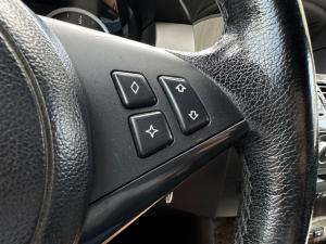 Black BMW 530 2005 in Riga, with an engine capacity of 3.00 L and mileage of 380 thousand km for 4990 €, photo 30 on AUTOMOTO.COM.LV