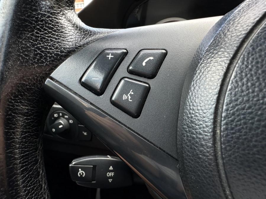 Black BMW 530 2005 in Riga, with an engine capacity of 3.00 L and mileage of 380 thousand km for 4990 €, photo 31 on AUTOMOTO.COM.LV