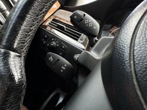 Black BMW 530 2005 in Riga, with an engine capacity of 3.00 L and mileage of 380 thousand km for 4990 €, photo 32 on AUTOMOTO.COM.LV