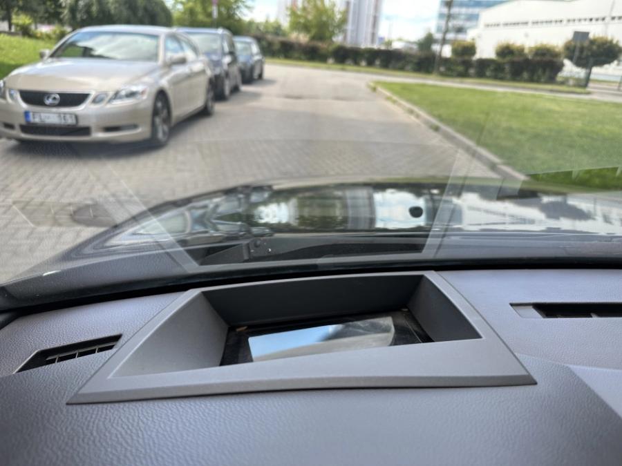 Black BMW 530 2005 in Riga, with an engine capacity of 3.00 L and mileage of 380 thousand km for 4990 €, photo 36 on AUTOMOTO.COM.LV