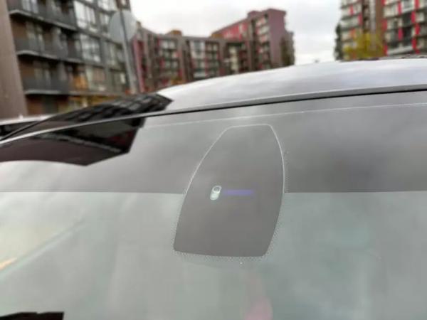 Black BMW 530 2005 in Riga, with an engine capacity of 3.00 L and mileage of 378 thousand km for 4990 €, photo 4 on AUTOMOTO.COM.LV