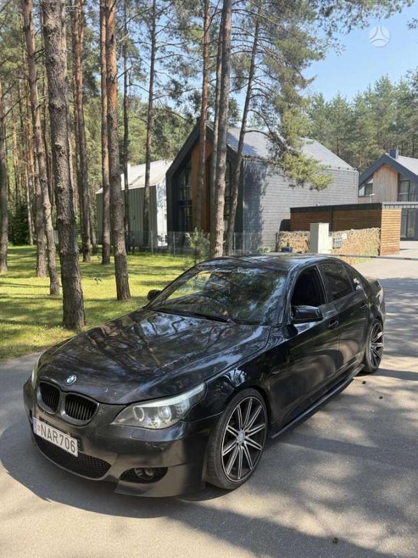 Black BMW 530 2005 in Vilnius, with an engine capacity of 0.00 L and mileage of 550 thousand km for 3750 €, photo 2 on AUTOMOTO.COM.LV