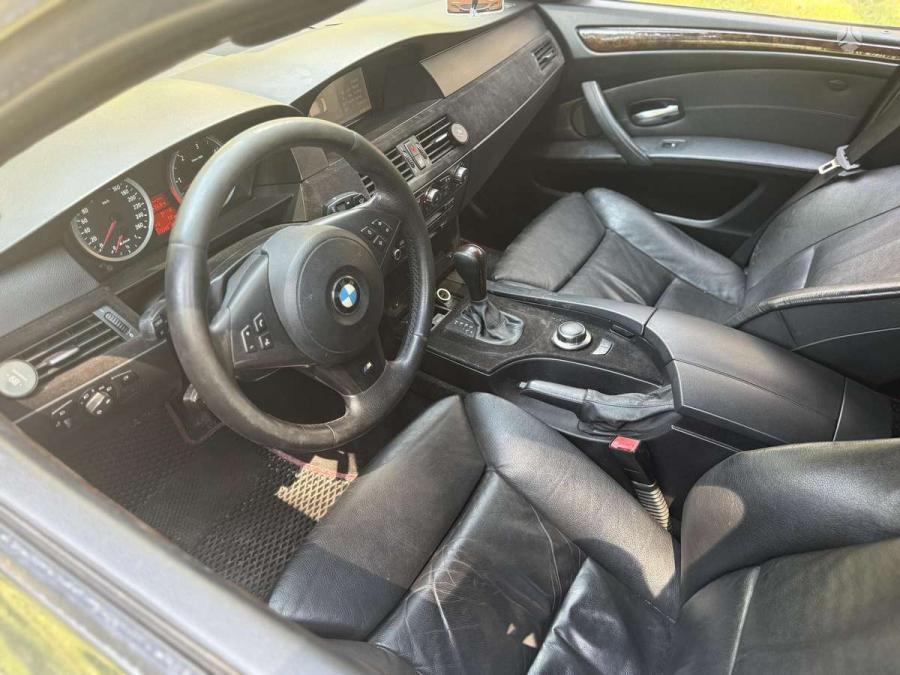 Black BMW 530 2005 in Vilnius, with an engine capacity of 0.00 L and mileage of 550 thousand km for 3750 €, photo 6 on AUTOMOTO.COM.LV