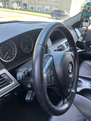 Melns BMW 530 2005 Kauņa, ar dzinēja tilpumu 3.00 L un nobraukumu 423 tūkst. km par 3300 €, foto 9 vietnē AUTOMOTO.COM.LV