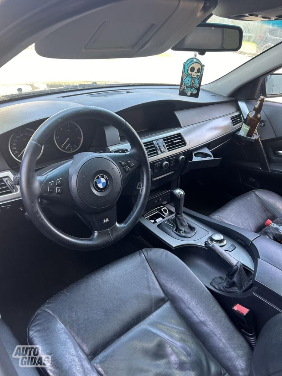 Melns BMW 530 2005 Kauņa, ar dzinēja tilpumu 3.00 L un nobraukumu 423 tūkst. km par 3300 €, foto 10 vietnē AUTOMOTO.COM.LV