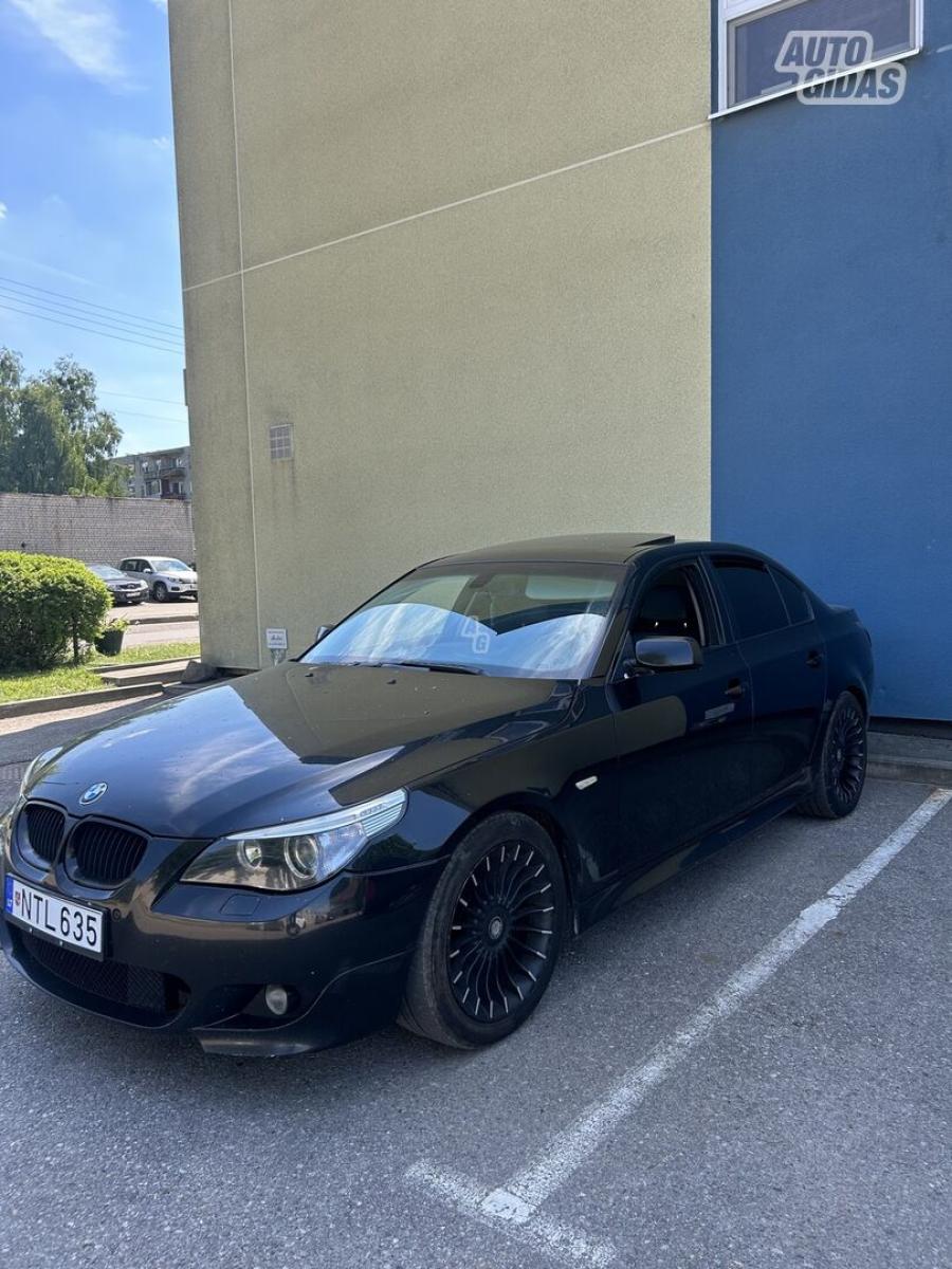 Melns BMW 530 2005 Kauņa, ar dzinēja tilpumu 3.00 L un nobraukumu 423 tūkst. km par 3000 €, foto 1 vietnē AUTOMOTO.COM.LV