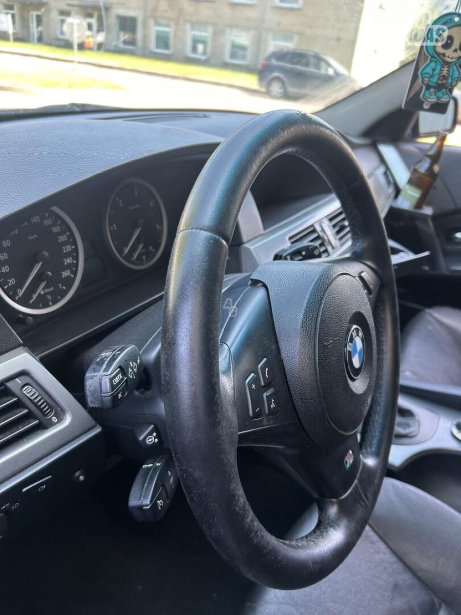Melns BMW 530 2005 Kauņa, ar dzinēja tilpumu 3.00 L un nobraukumu 423 tūkst. km par 3000 €, foto 9 vietnē AUTOMOTO.COM.LV