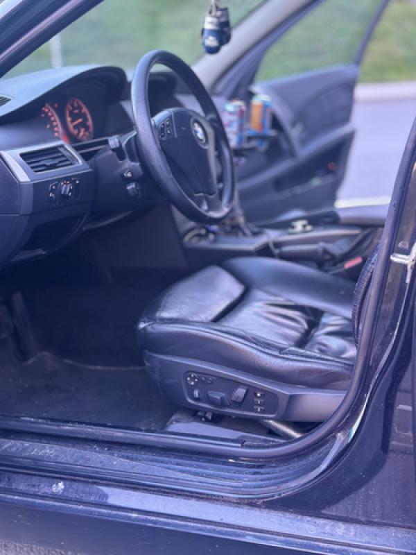 Melns BMW 530 2005 Tallina, ar dzinēja tilpumu 3.00 L un nobraukumu 334 tūkst. km par 3599 €, foto 7 vietnē AUTOMOTO.COM.LV
