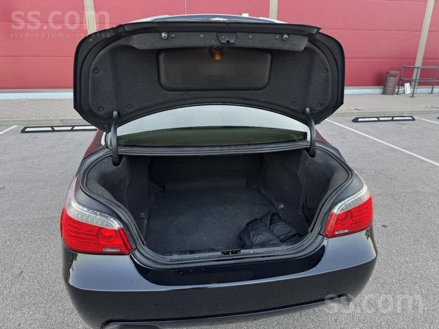 Melns BMW 530 2005 Rīga, ar dzinēja tilpumu 3.00 L un nobraukumu 0 tūkst. km par 5400 €, foto 15 vietnē AUTOMOTO.COM.LV