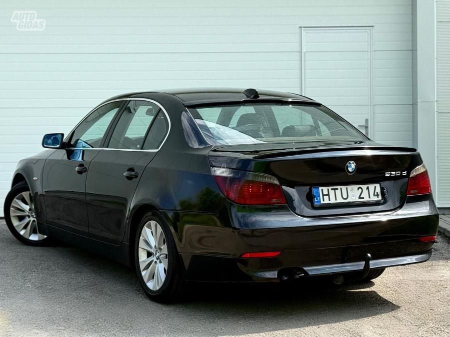 Black BMW 530 2005 in Kaunas, with an engine capacity of 3.00 L and mileage of 377 thousand km for 3500 €, photo 4 on AUTOMOTO.COM.LV
