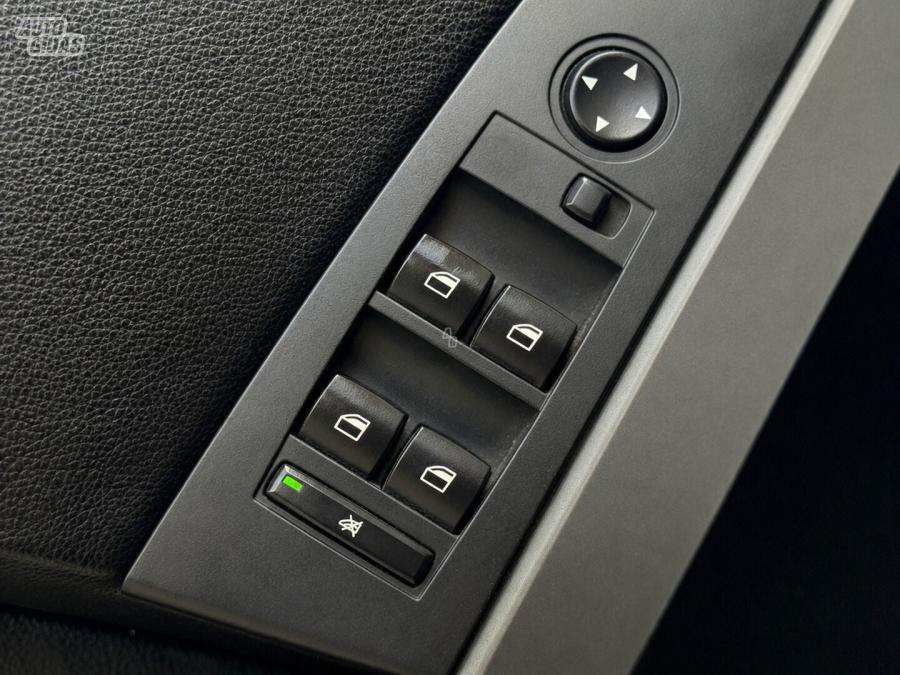 Black BMW 530 2005 in Kaunas, with an engine capacity of 3.00 L and mileage of 377 thousand km for 3500 €, photo 10 on AUTOMOTO.COM.LV