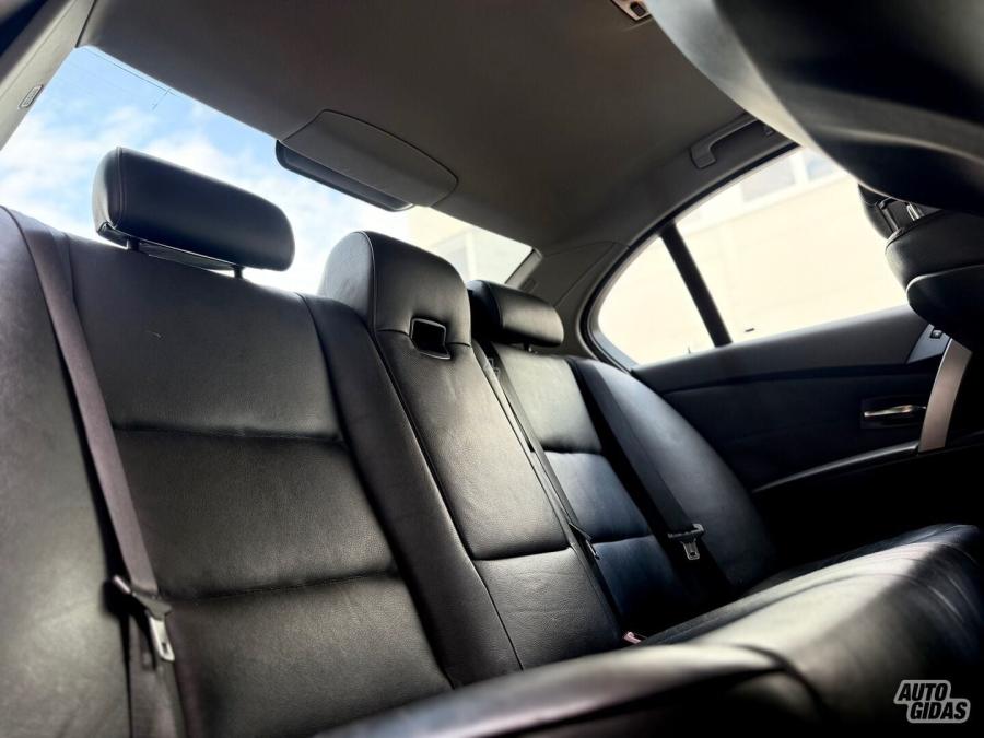 Black BMW 530 2005 in Kaunas, with an engine capacity of 3.00 L and mileage of 377 thousand km for 3500 €, photo 19 on AUTOMOTO.COM.LV