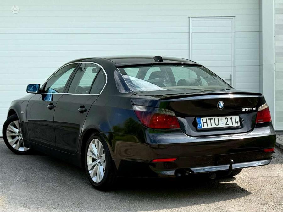 Black BMW 530 2005 in Kaunas, with an engine capacity of 2.99 L and mileage of 377 thousand km for 3500 €, photo 4 on AUTOMOTO.COM.LV