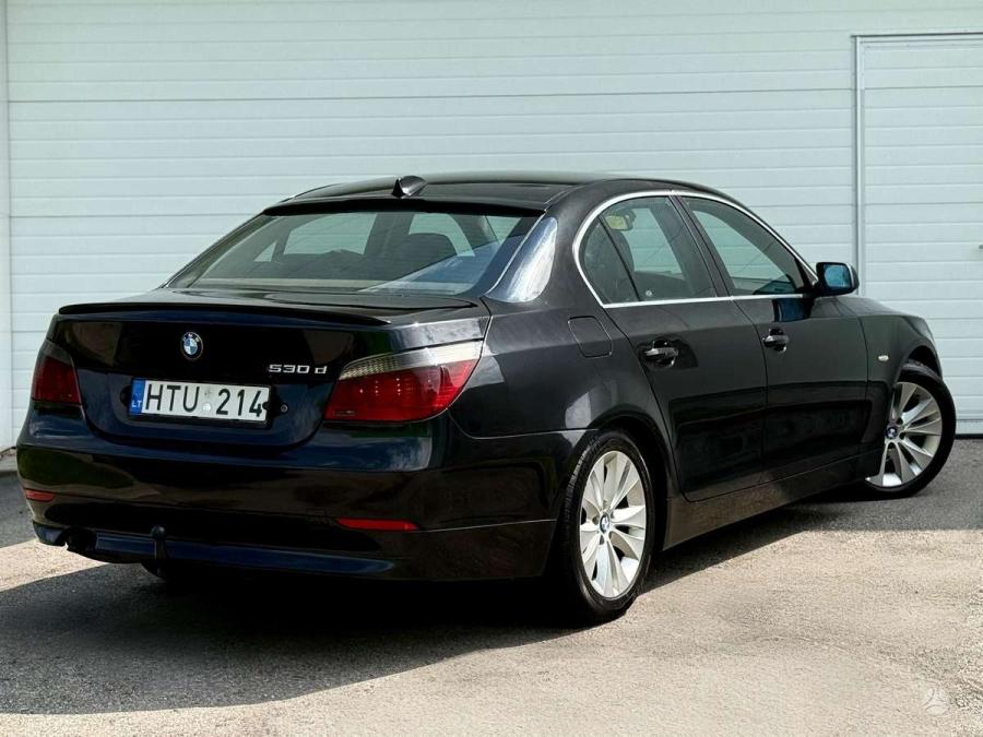 Black BMW 530 2005 in Kaunas, with an engine capacity of 2.99 L and mileage of 377 thousand km for 3500 €, photo 5 on AUTOMOTO.COM.LV