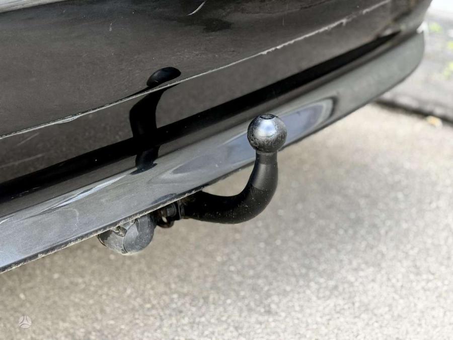 Black BMW 530 2005 in Kaunas, with an engine capacity of 2.99 L and mileage of 377 thousand km for 3500 €, photo 6 on AUTOMOTO.COM.LV