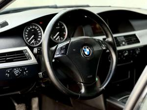 Black BMW 530 2005 in Kaunas, with an engine capacity of 2.99 L and mileage of 377 thousand km for 3500 €, photo 9 on AUTOMOTO.COM.LV