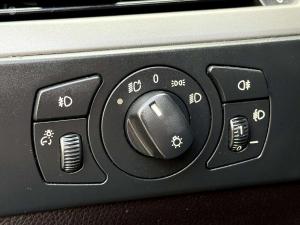 Black BMW 530 2005 in Kaunas, with an engine capacity of 2.99 L and mileage of 377 thousand km for 3500 €, photo 11 on AUTOMOTO.COM.LV