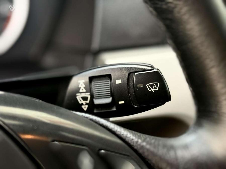 Black BMW 530 2005 in Kaunas, with an engine capacity of 2.99 L and mileage of 377 thousand km for 3500 €, photo 13 on AUTOMOTO.COM.LV