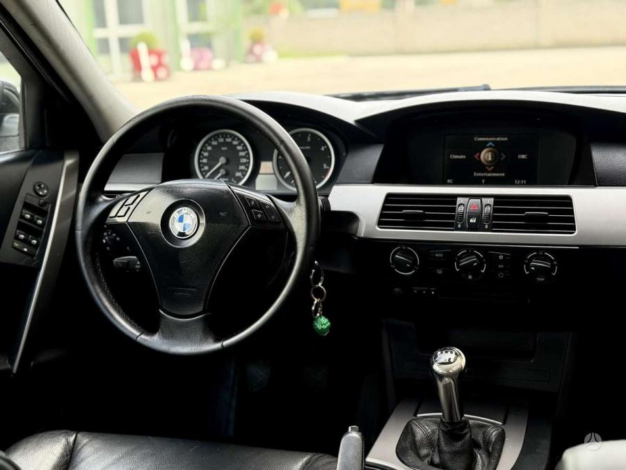 Black BMW 530 2005 in Kaunas, with an engine capacity of 2.99 L and mileage of 377 thousand km for 3500 €, photo 14 on AUTOMOTO.COM.LV