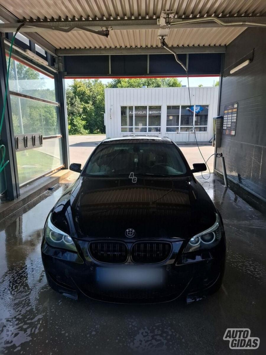 Melns BMW 530 2005 Naujoji Akmenė, ar dzinēja tilpumu 3.00 L un nobraukumu 422 tūkst. km par 3750 €, foto 4 vietnē AUTOMOTO.COM.LV