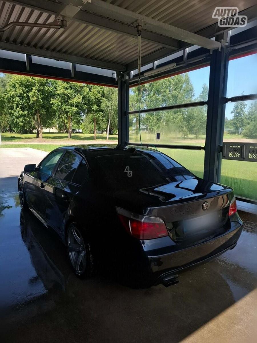 Melns BMW 530 2005 Naujoji Akmenė, ar dzinēja tilpumu 3.00 L un nobraukumu 422 tūkst. km par 3750 €, foto 5 vietnē AUTOMOTO.COM.LV