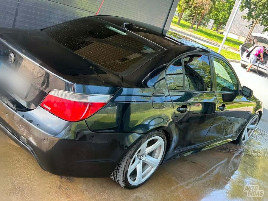 Melns BMW 530 2005 Naujoji Akmenė, ar dzinēja tilpumu 3.00 L un nobraukumu 422 tūkst. km par 3750 €, foto 12 vietnē AUTOMOTO.COM.LV