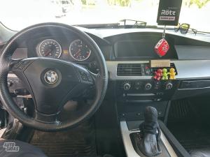 Melns BMW 530 2005 Naujoji Akmenė, ar dzinēja tilpumu 3.00 L un nobraukumu 422 tūkst. km par 3750 €, foto 22 vietnē AUTOMOTO.COM.LV