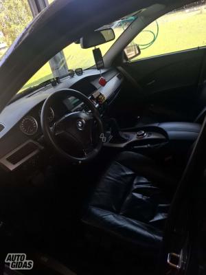 Melns BMW 530 2005 Naujoji Akmenė, ar dzinēja tilpumu 3.00 L un nobraukumu 422 tūkst. km par 3750 €, foto 25 vietnē AUTOMOTO.COM.LV