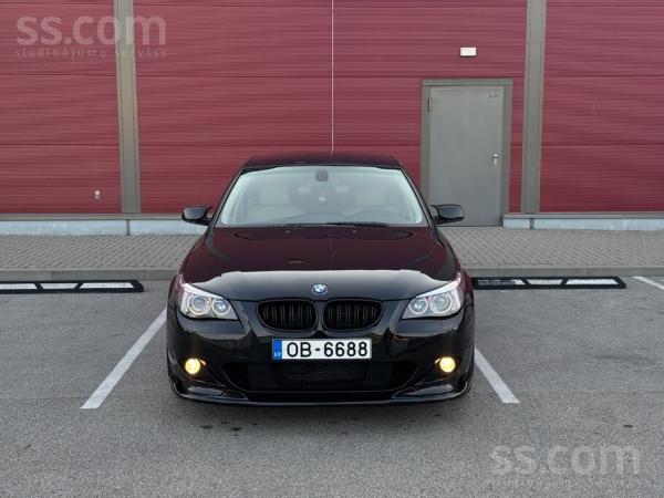Black BMW 530 2005 in Riga, with an engine capacity of 3.00 L and mileage of 415 thousand km for 4950 €, photo 2 on AUTOMOTO.COM.LV