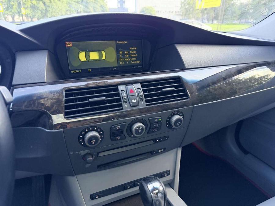 Melns BMW 530 2005 Kauņa, ar dzinēja tilpumu 2.49 L un nobraukumu 398 tūkst. km par 3250 €, foto 9 vietnē AUTOMOTO.COM.LV