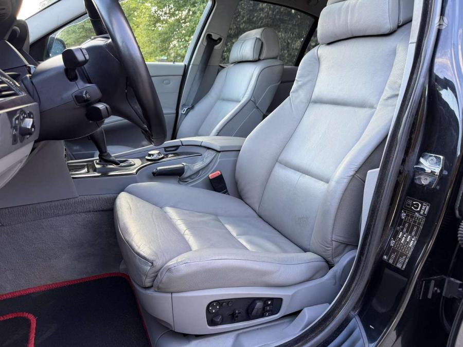 Melns BMW 530 2005 Kauņa, ar dzinēja tilpumu 2.49 L un nobraukumu 398 tūkst. km par 3250 €, foto 15 vietnē AUTOMOTO.COM.LV