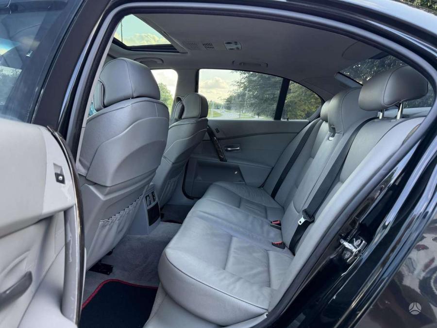 Melns BMW 530 2005 Kauņa, ar dzinēja tilpumu 2.49 L un nobraukumu 398 tūkst. km par 3250 €, foto 18 vietnē AUTOMOTO.COM.LV