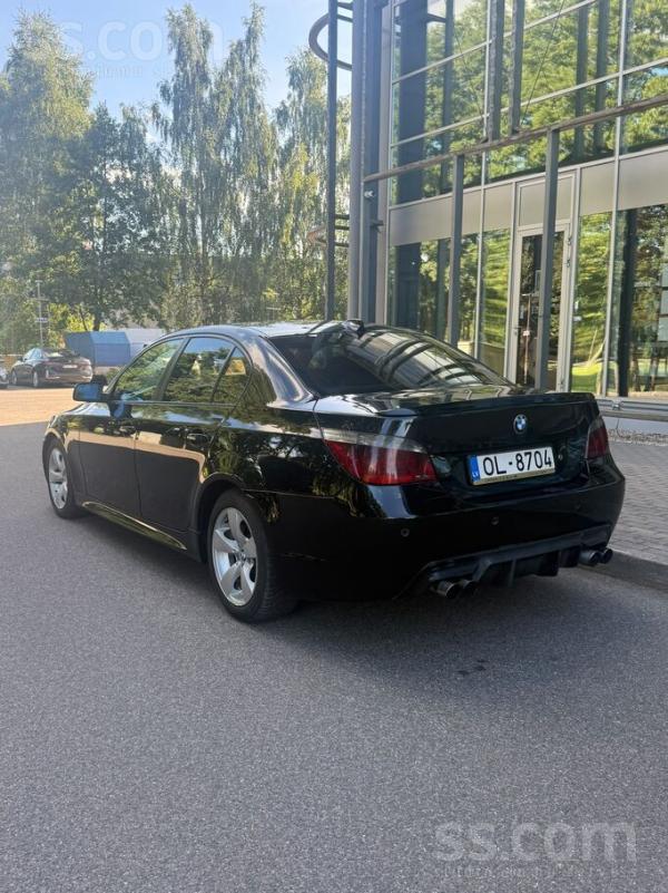 Melns BMW 530 2005 Rīga, ar dzinēja tilpumu 3.00 L un nobraukumu 0 tūkst. km par 5500 €, foto 3 vietnē AUTOMOTO.COM.LV