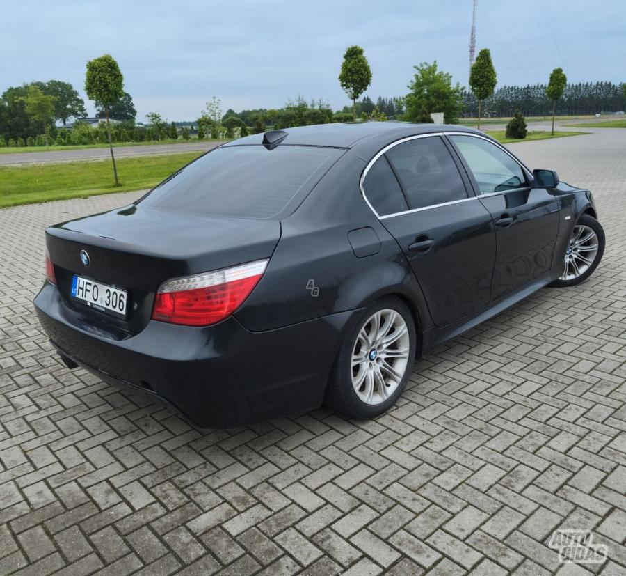 Black BMW 530 2005 in Kaunas, with an engine capacity of 3.00 L and mileage of 383 thousand km for 3550 €, photo 5 on AUTOMOTO.COM.LV