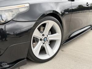 Black BMW 530 2005 in Vilnius, with an engine capacity of 3.00 L and mileage of 354 thousand km for 5240 €, photo 17 on AUTOMOTO.COM.LV