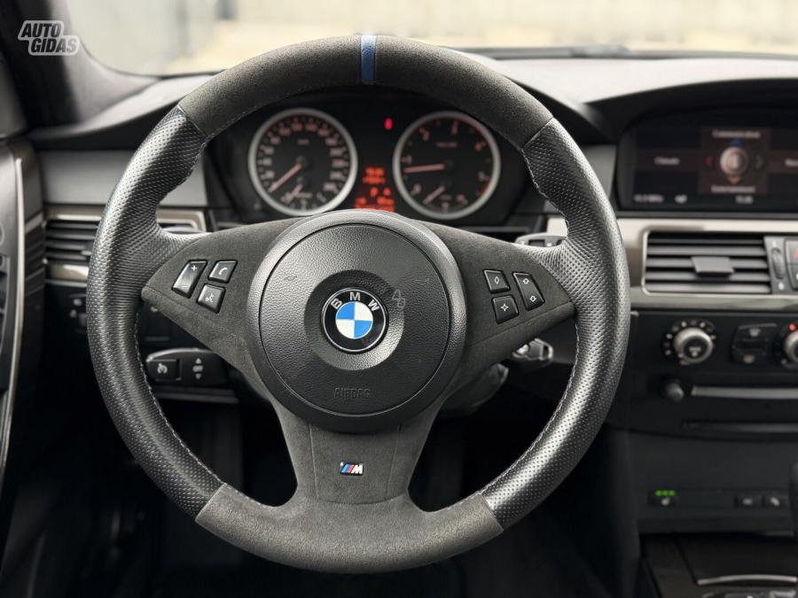 Black BMW 530 2005 in Vilnius, with an engine capacity of 3.00 L and mileage of 354 thousand km for 5240 €, photo 23 on AUTOMOTO.COM.LV