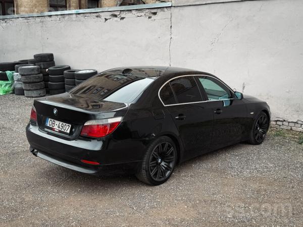Black BMW 530 2005 in Riga, with an engine capacity of 3.00 L and mileage of 380 thousand km for 3150 €, photo 7 on AUTOMOTO.COM.LV