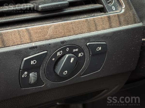 Black BMW 530 2005 in Riga, with an engine capacity of 3.00 L and mileage of 380 thousand km for 3150 €, photo 10 on AUTOMOTO.COM.LV
