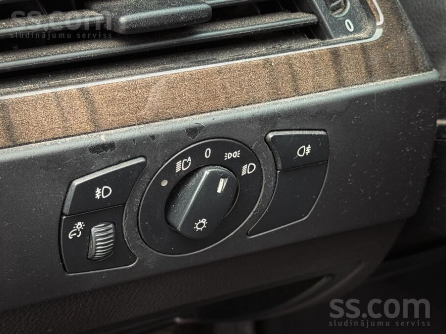 Melns BMW 530 2005 Rīga, ar dzinēja tilpumu 3.00 L un nobraukumu 380 tūkst. km par 3150 €, foto 10 vietnē AUTOMOTO.COM.LV