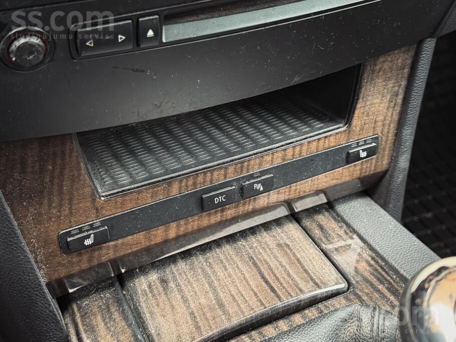 Melns BMW 530 2005 Rīga, ar dzinēja tilpumu 3.00 L un nobraukumu 380 tūkst. km par 3150 €, foto 12 vietnē AUTOMOTO.COM.LV