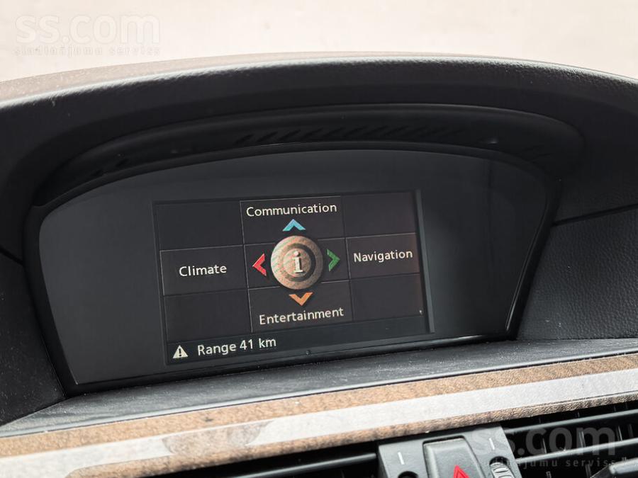 Melns BMW 530 2005 Rīga, ar dzinēja tilpumu 3.00 L un nobraukumu 380 tūkst. km par 3150 €, foto 14 vietnē AUTOMOTO.COM.LV