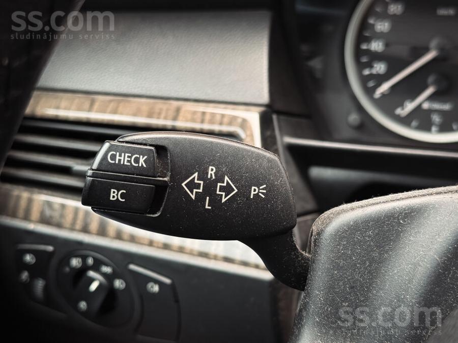 Melns BMW 530 2005 Rīga, ar dzinēja tilpumu 3.00 L un nobraukumu 380 tūkst. km par 3150 €, foto 15 vietnē AUTOMOTO.COM.LV