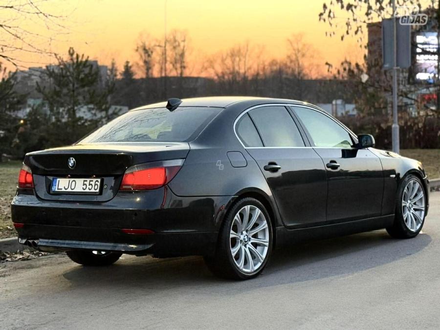 Melns BMW 530 2006 Kauņa, ar dzinēja tilpumu 3.00 L un nobraukumu 347 tūkst. km par 4000 €, foto 3 vietnē AUTOMOTO.COM.LV