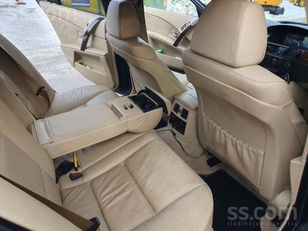Melns BMW 530 2006 Rīga, ar dzinēja tilpumu 3.00 L un nobraukumu 369 tūkst. km par 4950 €, foto 7 vietnē AUTOMOTO.COM.LV
