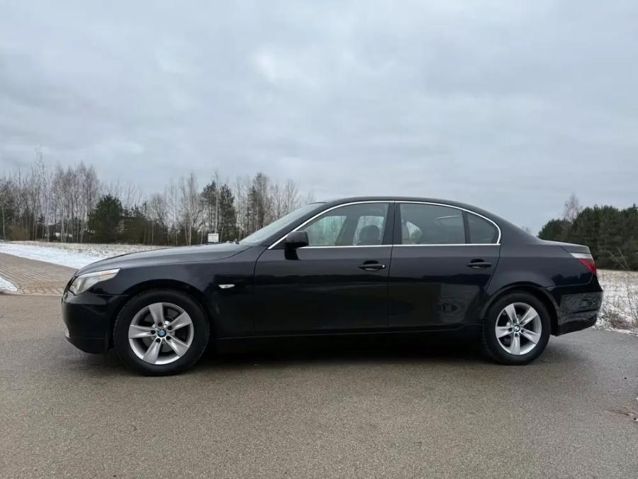 Black BMW 530 2006 in Riga, with an engine capacity of 3.00 L and mileage of 208 thousand km for 5000 €, photo 4 on AUTOMOTO.COM.LV