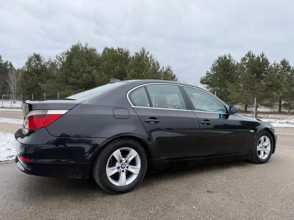 Black BMW 530 2006 in Riga, with an engine capacity of 3.00 L and mileage of 208 thousand km for 5000 €, photo 4 on AUTOMOTO.COM.LV
