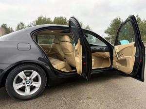 Black BMW 530 2006 in Riga, with an engine capacity of 3.00 L and mileage of 208 thousand km for 5000 €, photo 14 on AUTOMOTO.COM.LV