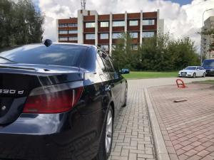 Melns BMW 530 2006 Rīga, ar dzinēja tilpumu 3.00 L un nobraukumu 331 tūkst. km par 4690 €, foto 4 vietnē AUTOMOTO.COM.LV
