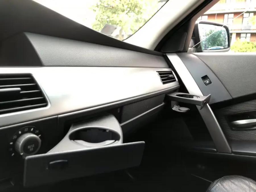 Melns BMW 530 2006 Rīga, ar dzinēja tilpumu 3.00 L un nobraukumu 331 tūkst. km par 4690 €, foto 20 vietnē AUTOMOTO.COM.LV